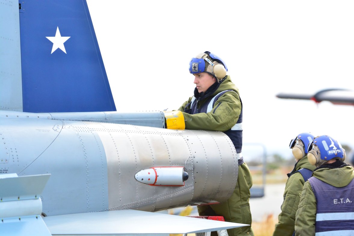 AVIONES DE COMBATE F-5 DE LA IVª BRIGADA AÉREA PARTICIPARÁN EN FIDAE ...